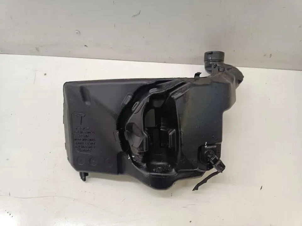 TESLA MODEL 3 Window Washer Tank 164316500A Electricity 2022 26759227 ...