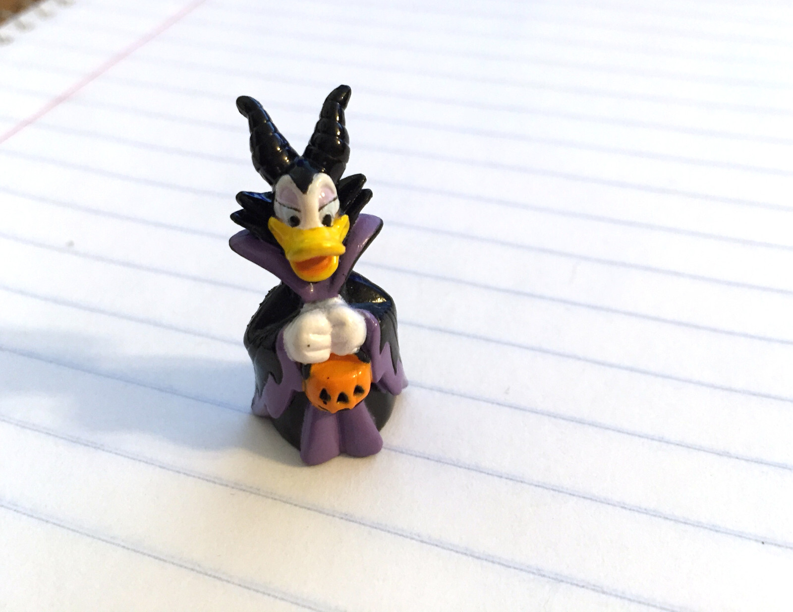 Daisy Duck Walt Disney Park Packs Halloween Dressed as Maleficent 1 ...