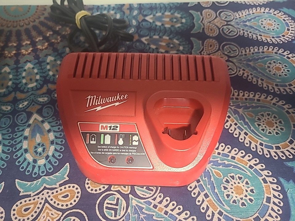 Milwaukee M12 Red Battery Charger | eBay