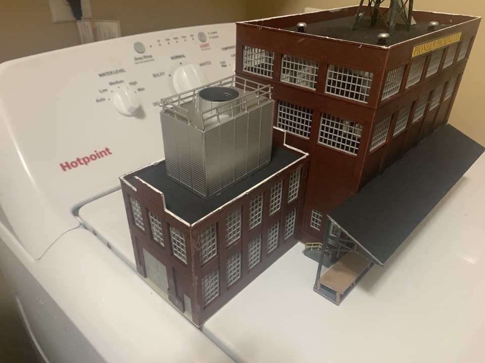 CHAMPION MEAT PACKING & PROCESSING PLANT - HO Scale PLASTIC 933-3048 ...