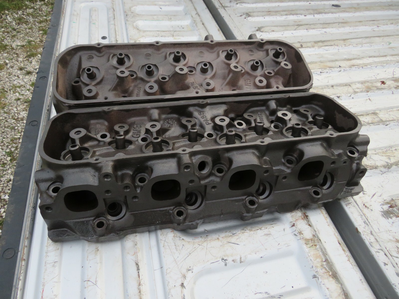GM 3993820 Big Block Chevy Oval Port Cast Iron Cylinder Heads Open ...