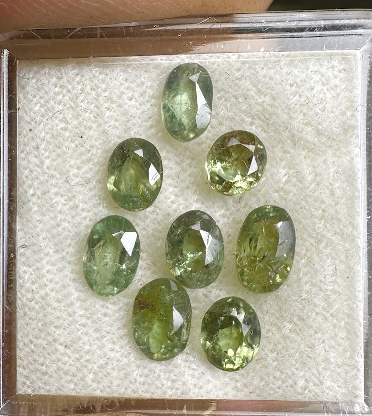Lot Of 8 Natural Fine ALEXANDRITE 3.90ct Tw Gemstone Oval Green Purple ...