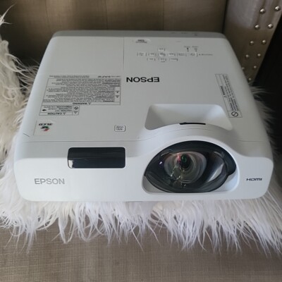 Epson PowerLite 530 3LCD XGA Short Throw Projector 3200 Lumens 471 Lamp ...