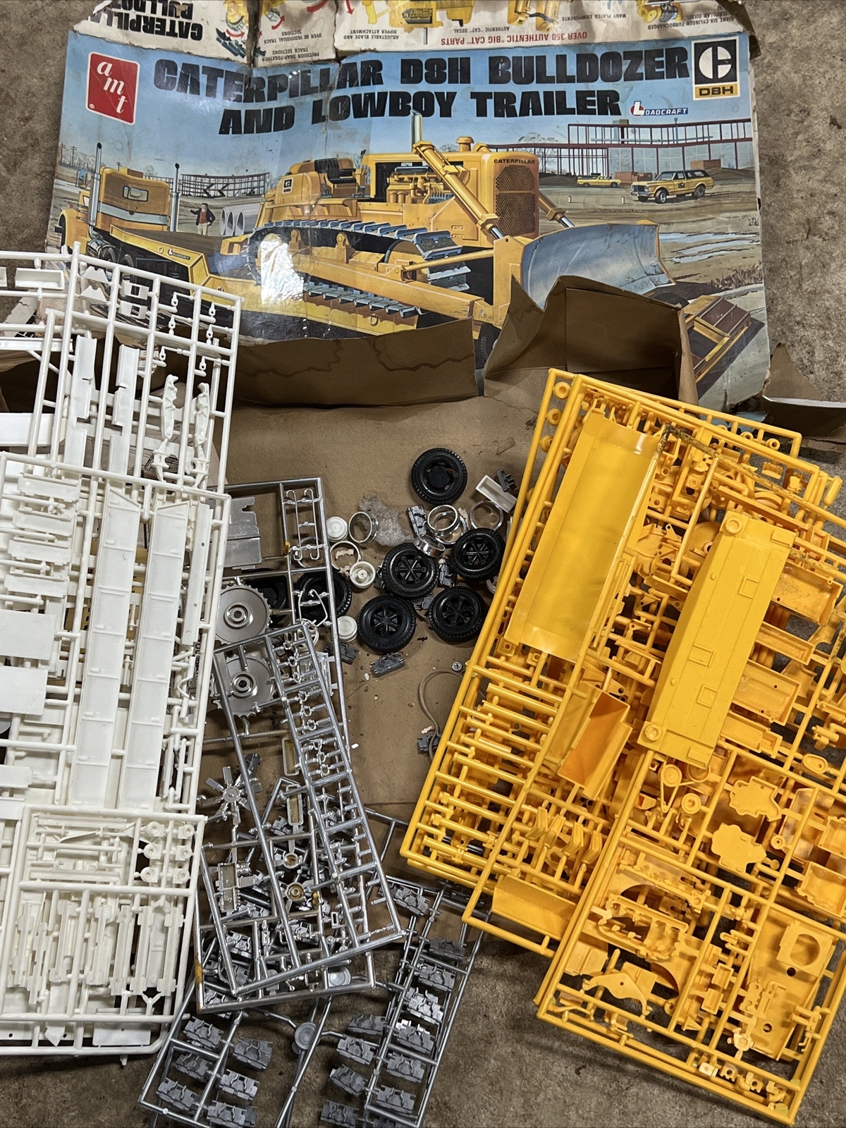 AMT D8H CATERPILLAR D8H BULLDOZER & LOWBOY TRAILER KIT | eBay