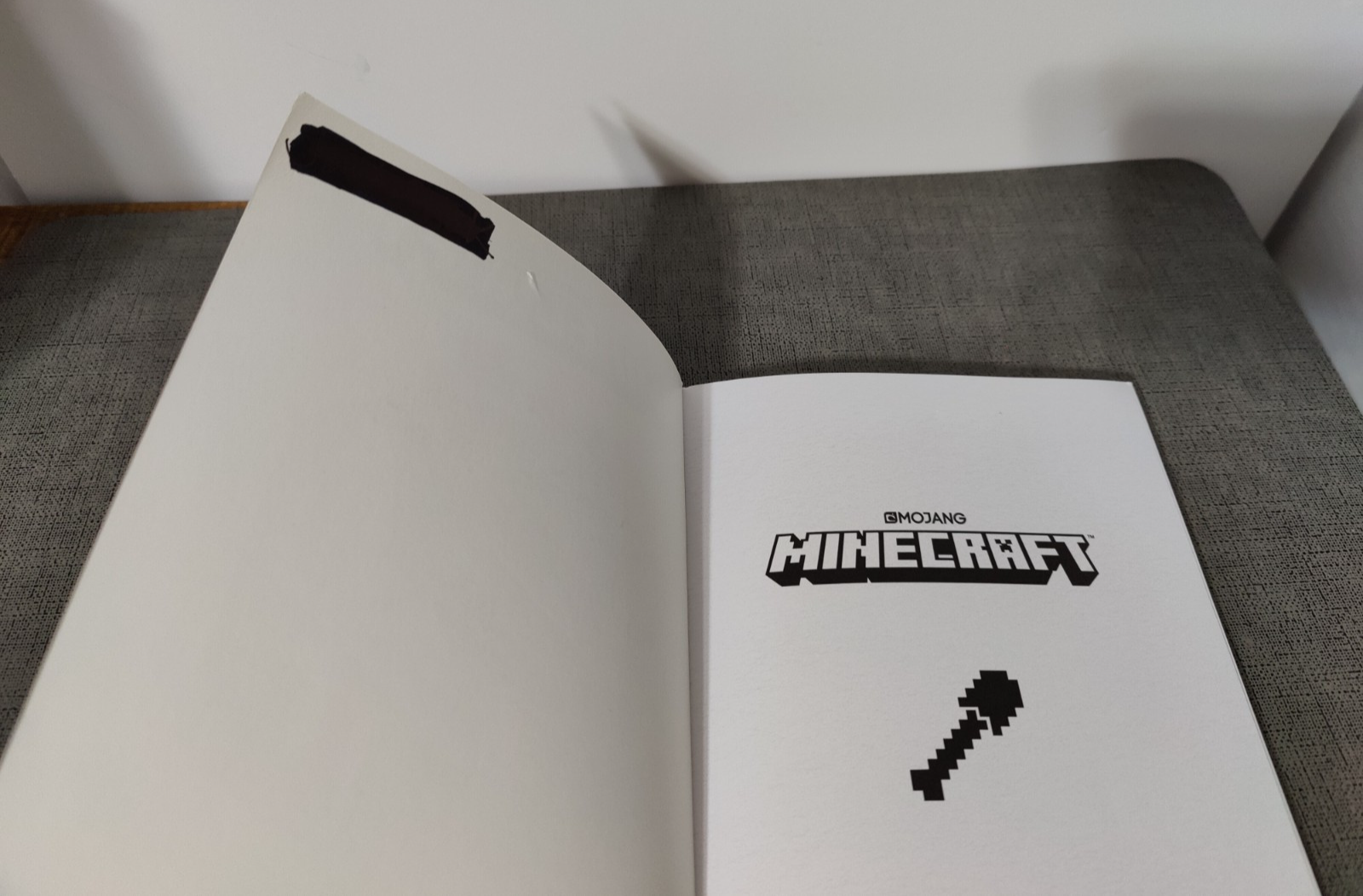 Minecraft: Guide Collection 4-Book Boxed Set (2018 Edition) Used ...