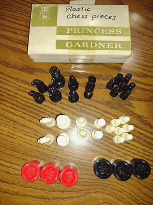 Plastic Molded Chess Pieces Plastic Checkers Game Vintage Missing ...