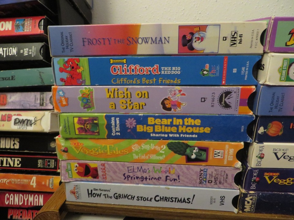 KIDS VHS LOT 21 CARTOONS: IT'S THE GREAT PUMPKIN CHARLIE BROWN ...
