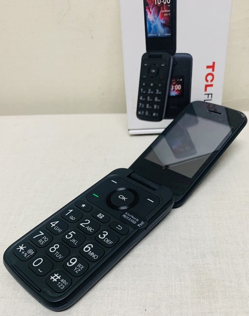 TCL Flip Pro 4GB (Black) - Verizon 4G LTE Flip Phone - Very Good for ...