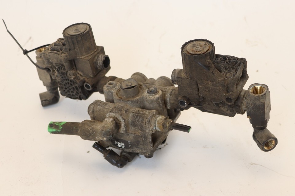 2019-2023 VOLVO VNL 760 D13 BENDIX AIR BRAKE RELAY VALVE ASSEMBLY OEM ...