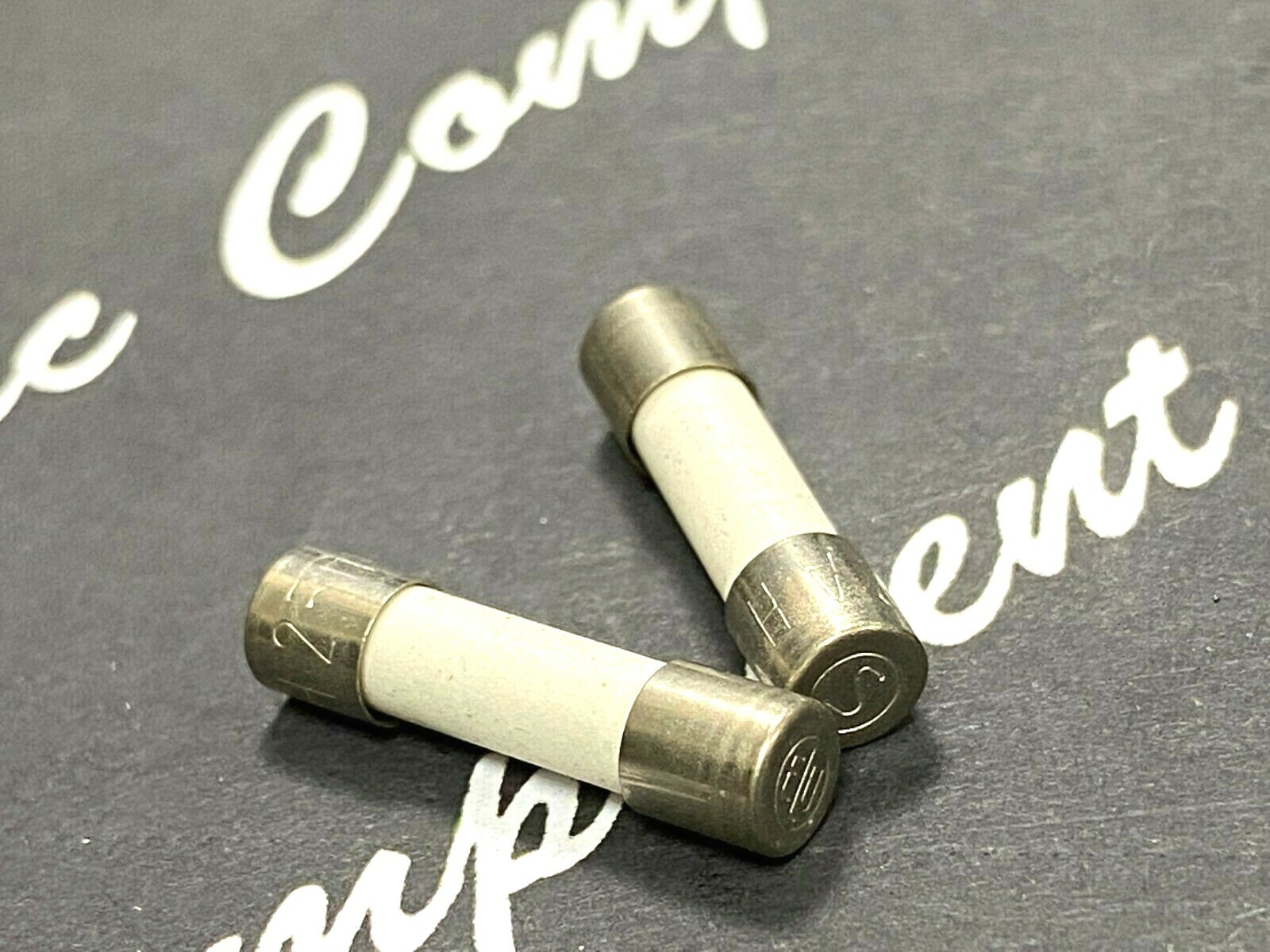 10pcs - ELU / SIBA 179200 T 2.5A (2A5) 250V 5x20mm Ceramic Miniature ...