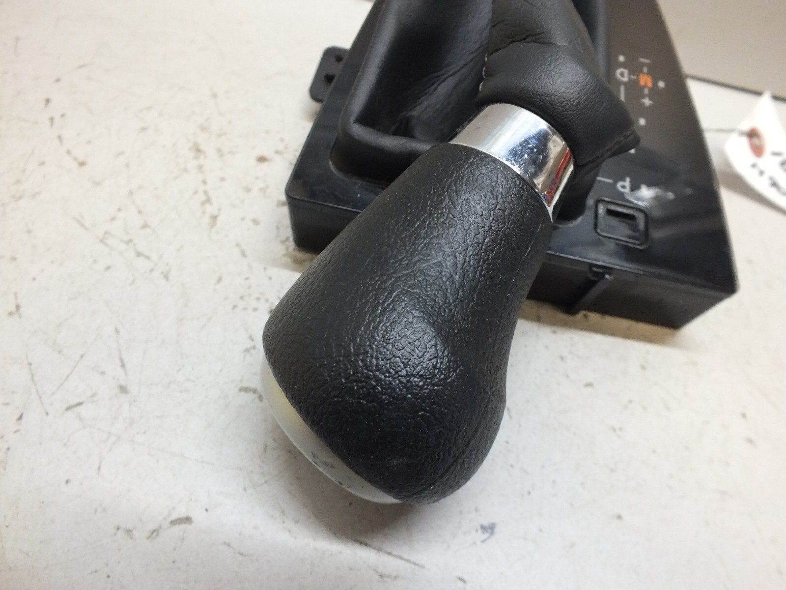 17 18 19 2017 2018 2019 TOYOTA COROLLA GEAR SHIFTER INDICATOR BEZEL ...