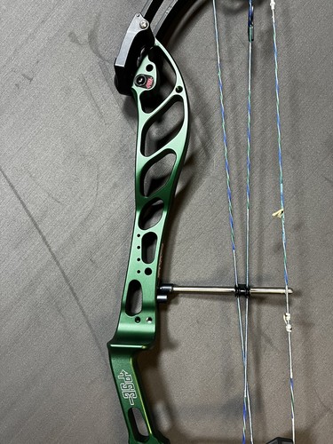 PSE Supra RTX 40 - EM Cam (24-30”) 50-60lb Limbs- Custom Paint, Great ...