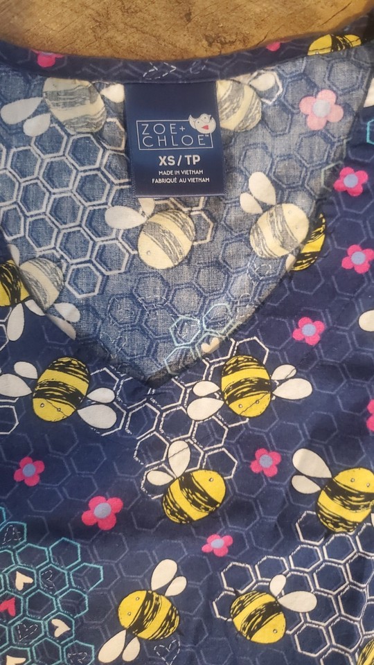 ZOE + CHLOE Scrub Top Blue With Bees Size XS | eBay