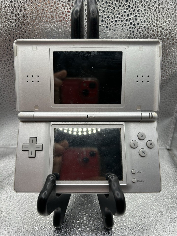 Nintendo DS Lite Console Silver For Parts or Repair Broken **Parts Or ...