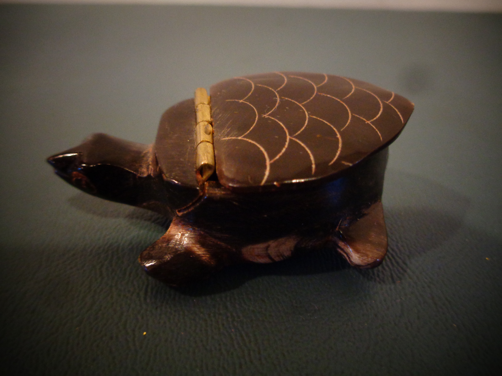 VINTAGE MINIATURE CARVED TURTLE SHELL TURTLE TRINKET BOX MADE IN INDIA ...