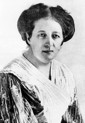 Braun Lily Publicist Writer Feminist Germany Portrait ca 1920 Old Photo ...