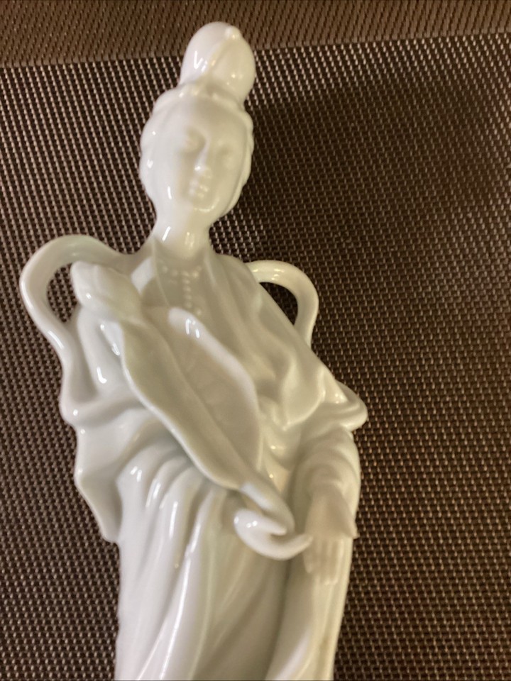 Guanyin Female Buddha goddess of Mercy Splendid 12" Statue / Sculpture ...