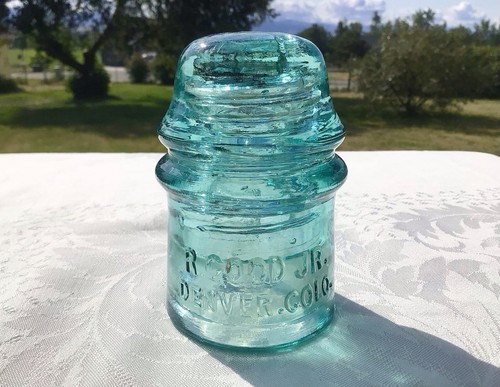 NICE! R. GOOD JR. DENVER COLO. CD-121 GLASS INSULATOR, GREAT LIGHT AQUA ...