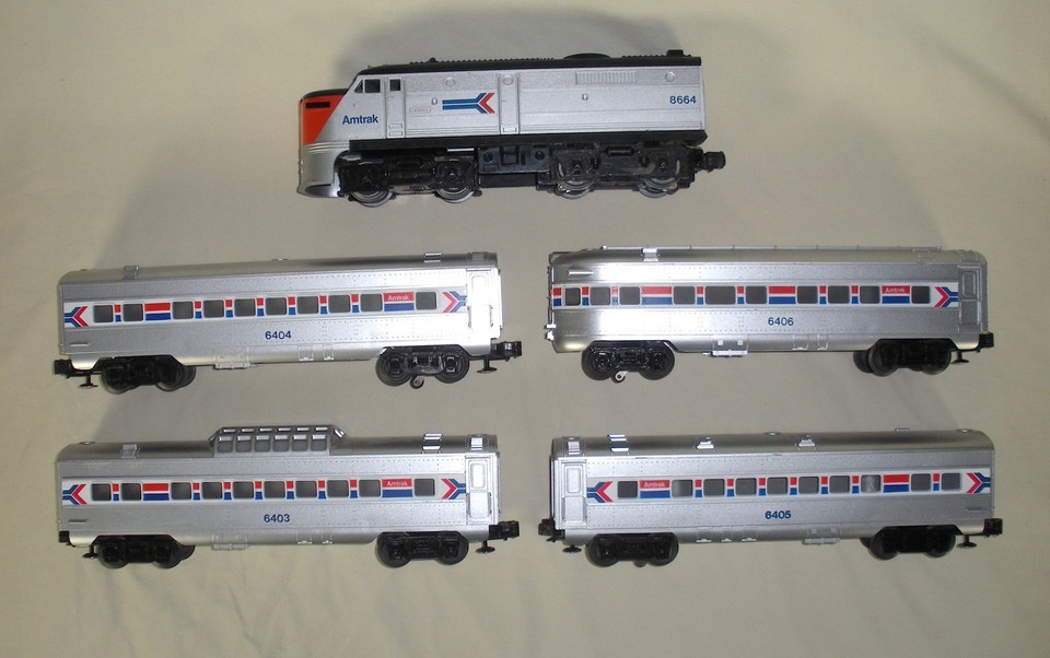 Lionel Amtrak 8664 Diesel Loc O-Gauge 5 Piece Train Set (6403-6406 ...