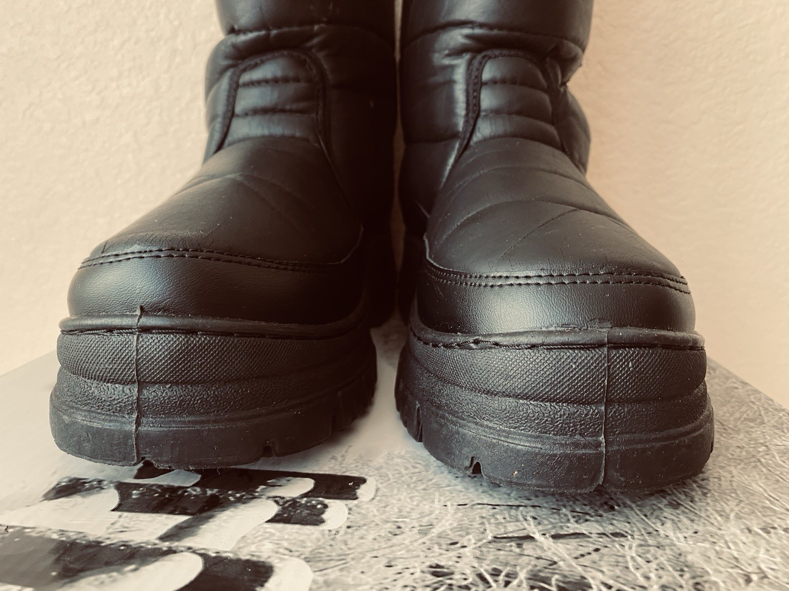 WFS SNOW BOOTS Men Size 9 Black Faux Fur Lining Hook-and-Loop Non-Skid ...