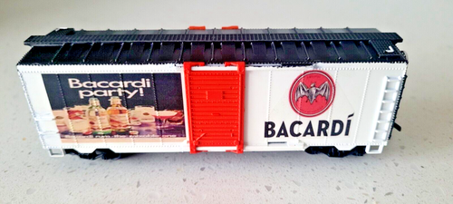 Life Like HO 40ft Box Car-Custom painted & decaled-Bacardi Party | eBay