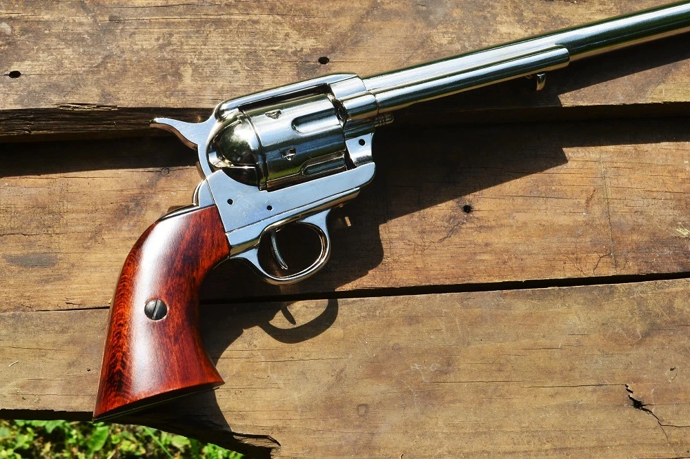 Colt Peacemaker Wyatt Earp