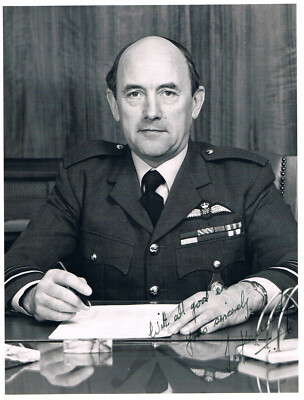 United Kingdom Thomas Kennedy 1928-2013 autograph signed 6.5"x8.5 ...