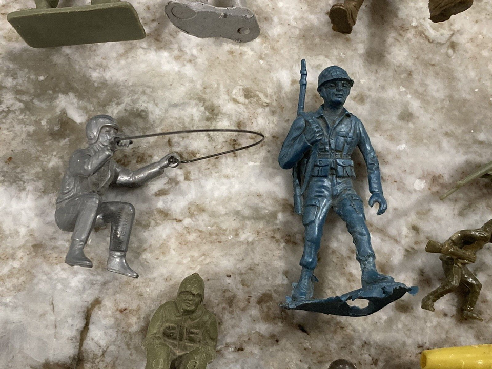 Vintage Lot of Plastic Toy Soldiers Mixed Era Tim Mee MPC Hard Plastic ...