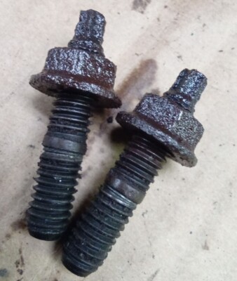 1988 Chevy R1500 5.7 Tbi Egr Valve Studs Nuts Sbc 350 Small Block L05 ...