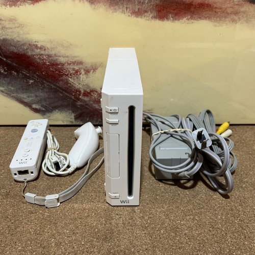 Nintendo Wii White Console Bundle RVL-001 w/ Cables Controller ...