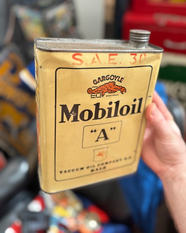 RARE Mobiloil Gargoyle Pegasus Transition Era “A” Motor Oil Can Half ...