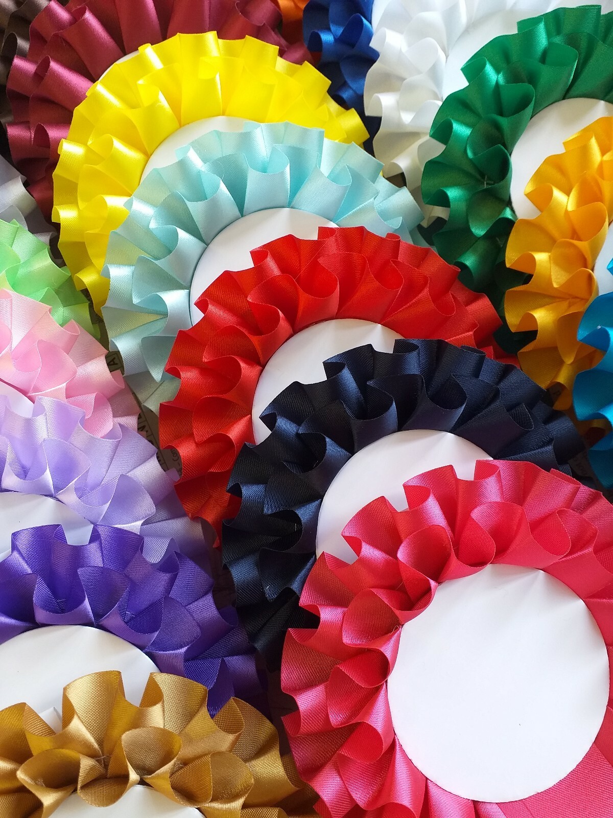 Blank Rosettes, 1 rosette - Personalise Yourself Plain White Centre 2 ...