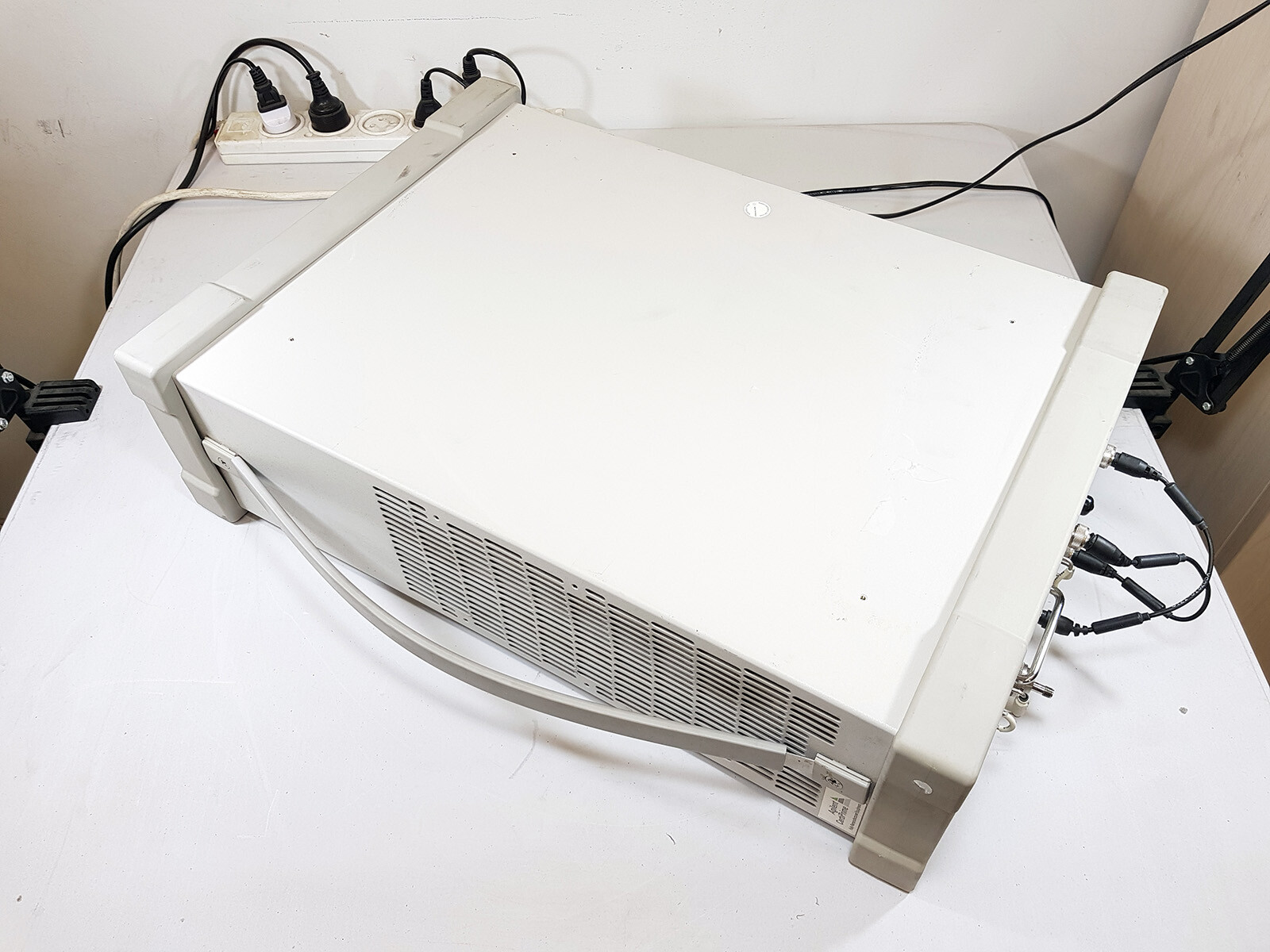 Agilent E8408A VXI Mainframe with E8491B 89605B E2731A E1439C modules ...