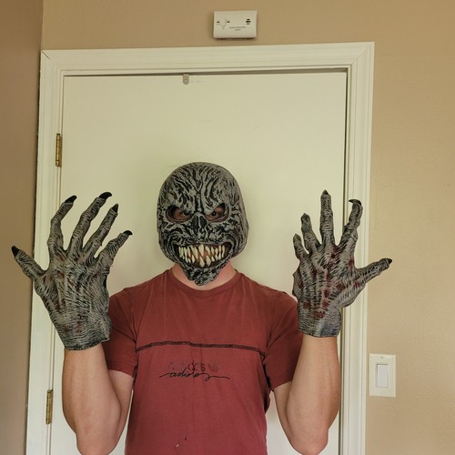 California Costumes Night Fiend Ani-Motion Halloween Mask and Gloves w ...