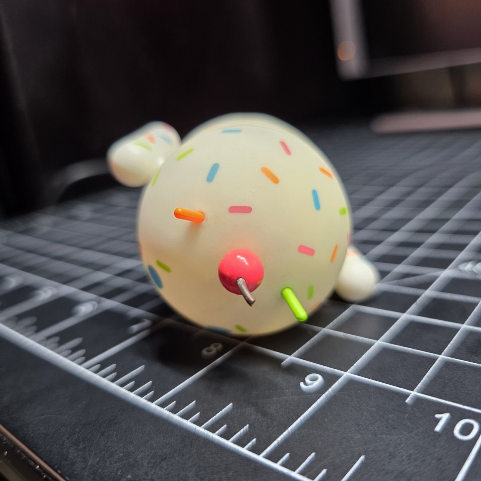 ANDREW BELL ANDROID SERIES 02 GARY HAM SCENTED VANILLA CUPCAKE DESIGNER ...