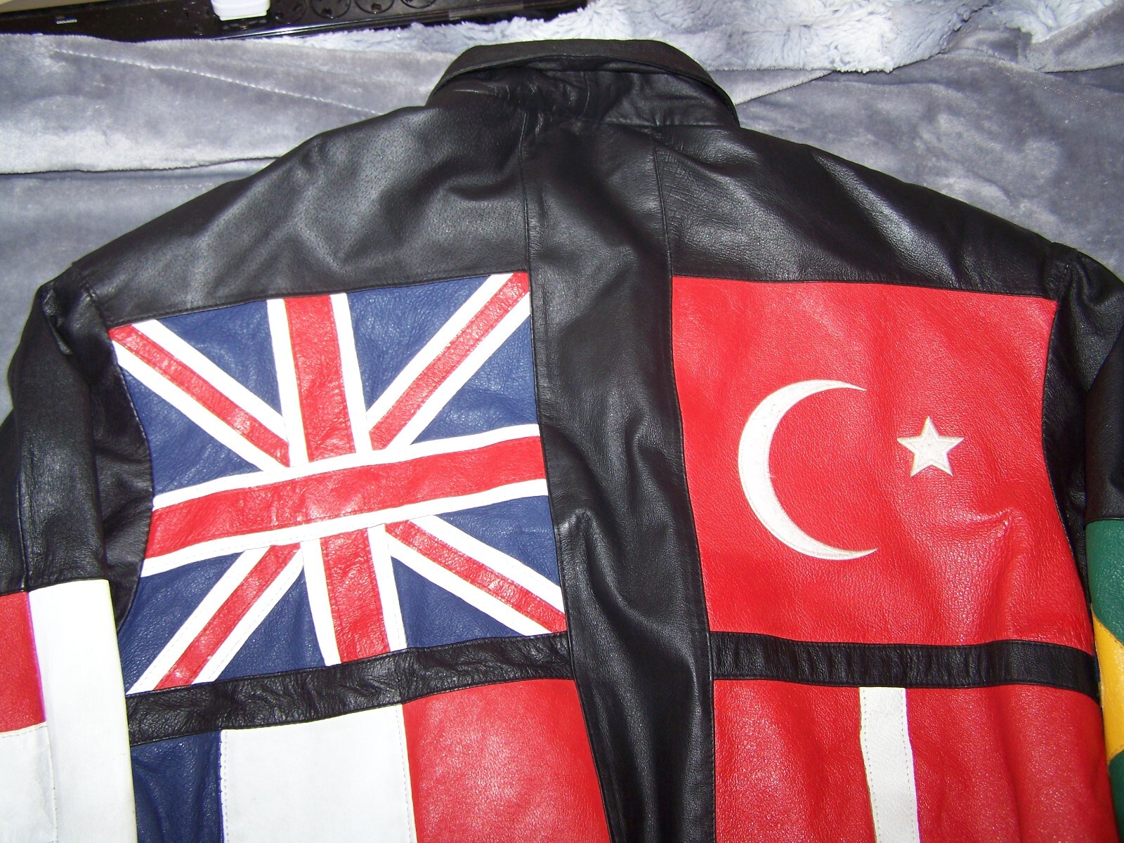 1990s Vintage Phase3 World Flags Men Bomber Leather C… - Gem