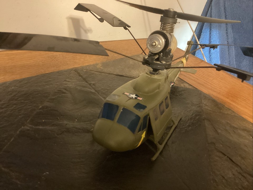 COX Attack Cobra Free Flight Helicopter U.S.M.C Marines Engine Turns ...