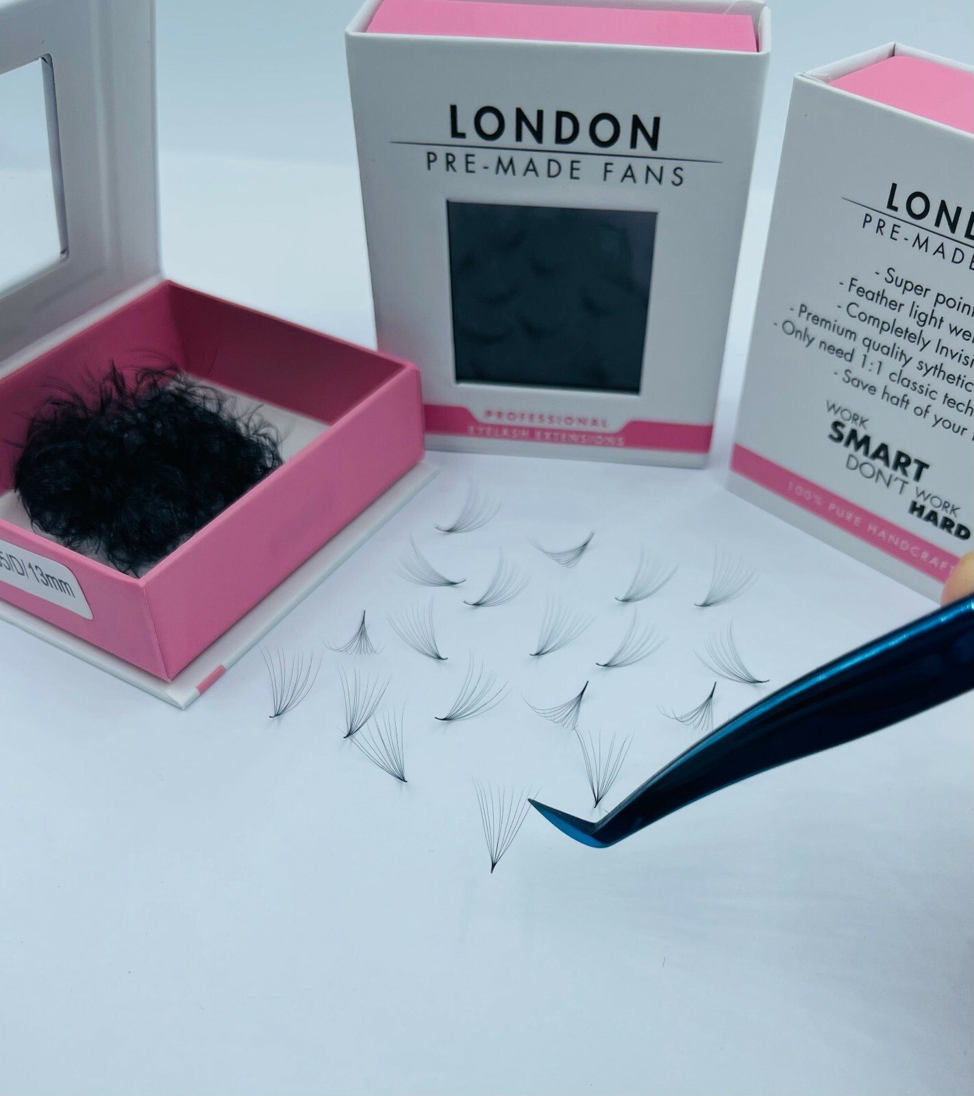 Pre made Russian Mega Volume Fans 10D 0.05 Super black pointy stem 100% ...