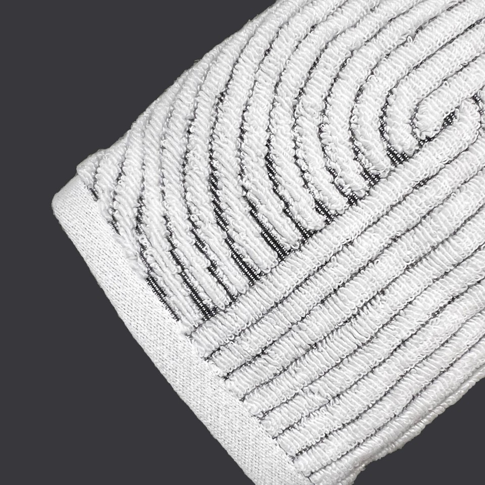 SET OF 8 New MAX STUDIO Wash Hand Bath Towels White Black Spiral ...