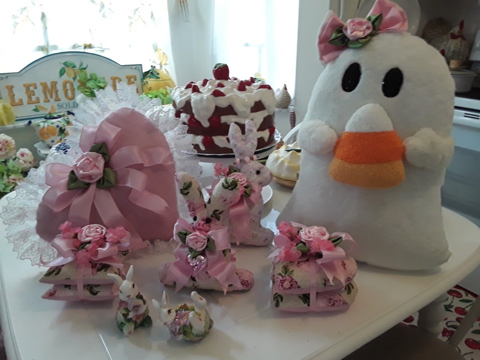 CORNER RUBY FLORAL COLLECTION SET OF 2 BUNNY RABBITS NEW DECOR SALT AND ...