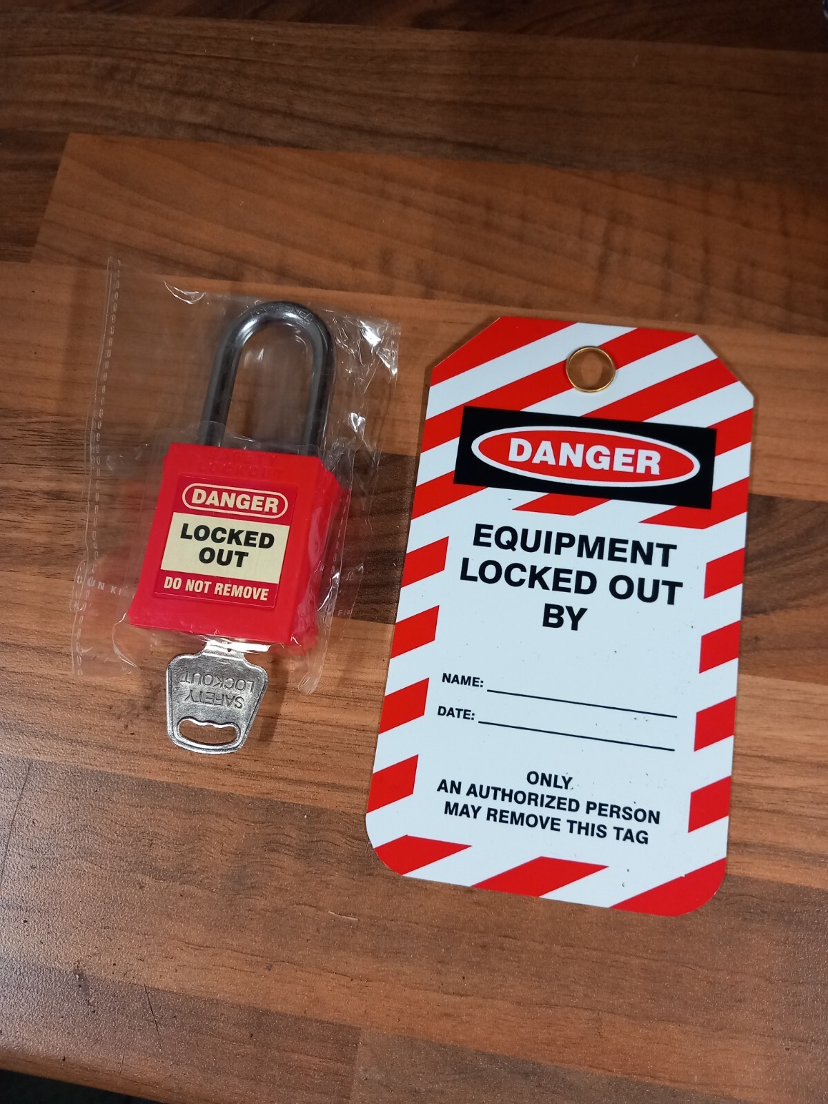 Master Lock 410RED Keyed Different Safety Lockout Padlock, Red ...