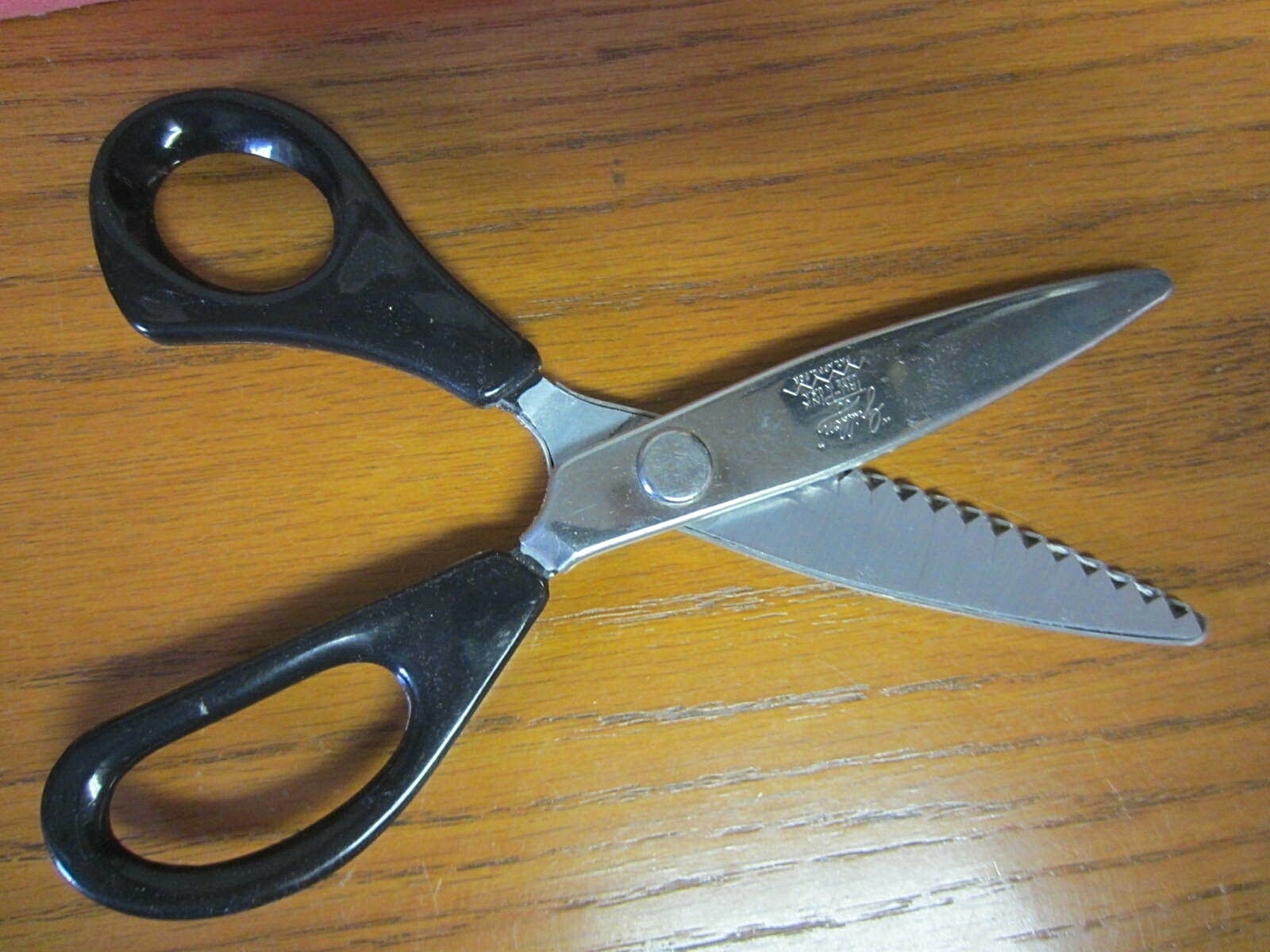 VINTAGE "GRIFFON" CUTLERY WORKS INC PINKING SHEARS ORIGINAL BOX 7 3/4 ...