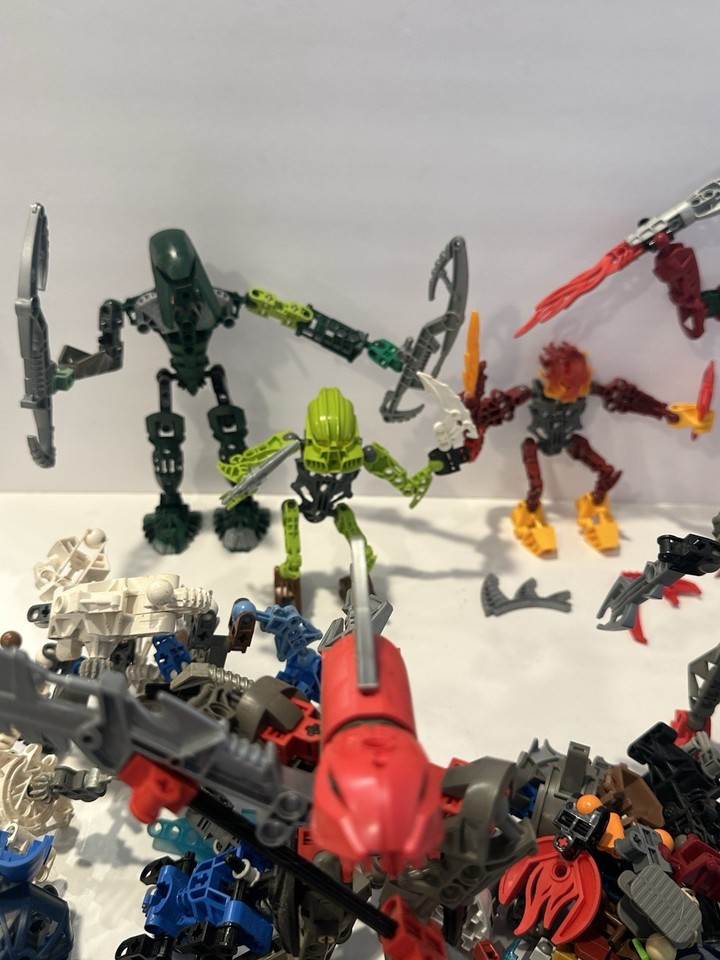 LEGO Bionicle Lot Visorsak Boggarak Rahkshi Piraka Vezok & Parts Manual ...