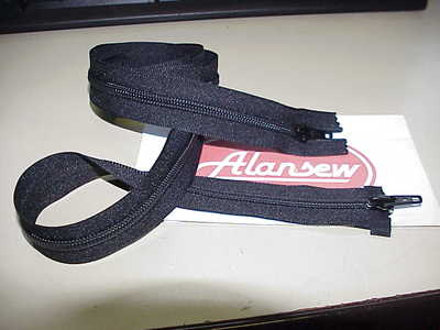 24" No5 OPTI TWIN SLIDER SEPERABLE SPIRAL ZIP IN BLACK...OPENS FROM TOP ...