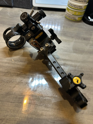 Trophy Ridge React One Pro Sight Dovetail Black 1 Pin .010 RH | eBay