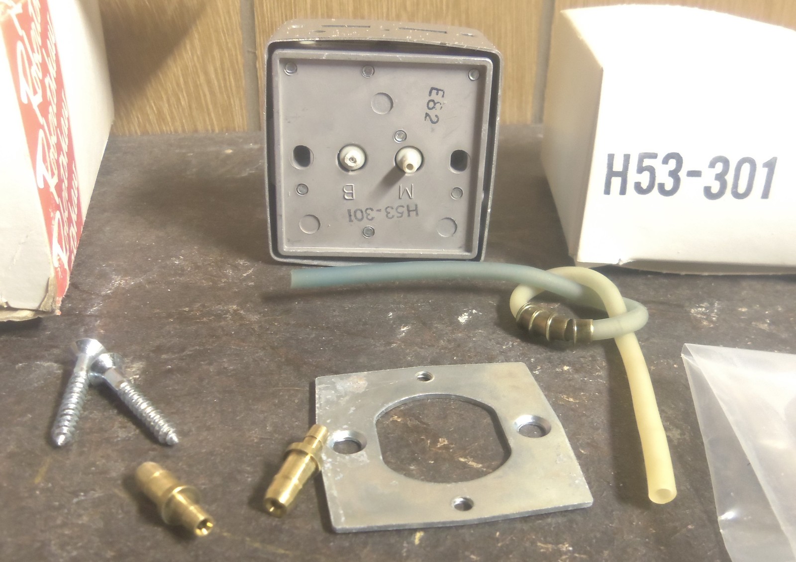 Robertshaw Controls Co. – Room Humidity Transmitter - P/N: 2232-053 ...