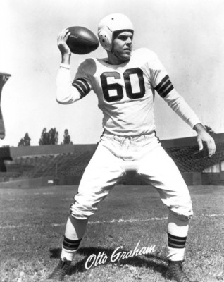 HALL OF FAME LEGEND OTTO GRAHAM CLEVELAND BROWNS QUARTERBACK 8X10 PHOTO ...