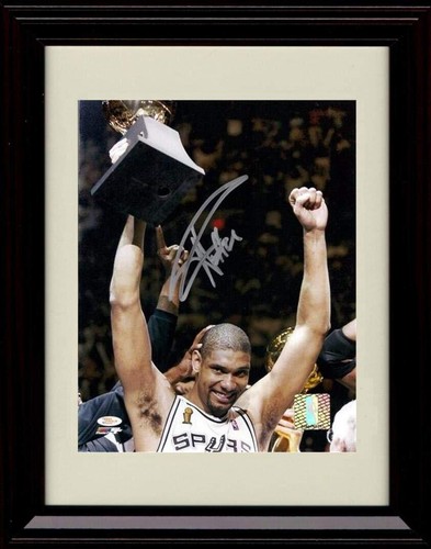 Unframed Tim Duncan Autograph Replica Print - Arms Up with Trophy ...