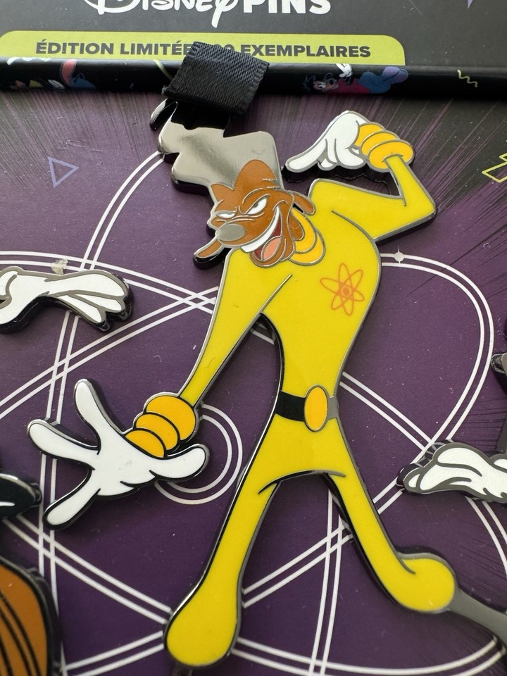 Disneyland Paris DLP Disney Pin A Goofy Movie Box Set Powerline Max LE ...