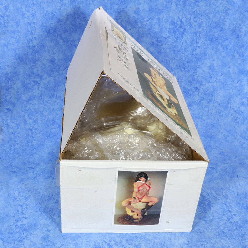 Vintage VAMPIRELLA DARK PRINCESS Resin Model/Statue FATMAN PRODUCTIONS ...